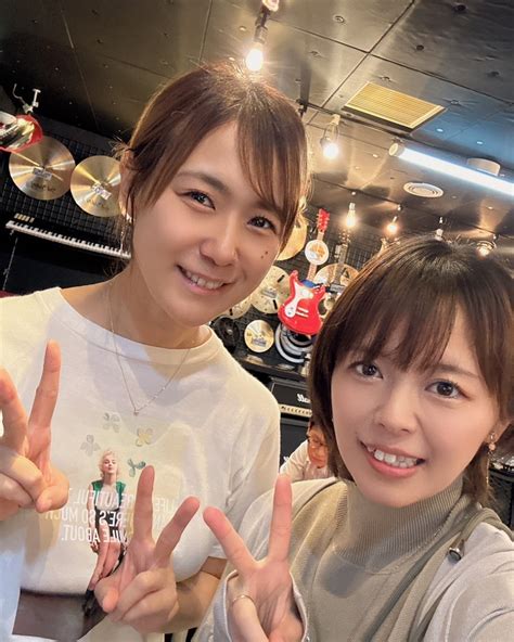 中嶋ユキノ 今日は、77（日）の 飯田舞 ちゃんのワンマンリハでしたん🥹 大学の同級生、出会ってから22年、 2人で歌うと色んなことが
