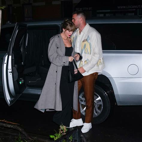 Taylor Swift Reaches New Levels Of Pda With Travis Kelce In A