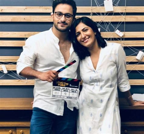 Actress Eisha Chopra Shares How Meditation Helped To Heal Her Slipped