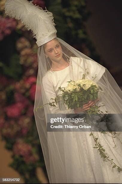 139 Hautecouture 2001 Photos And High Res Pictures Getty Images