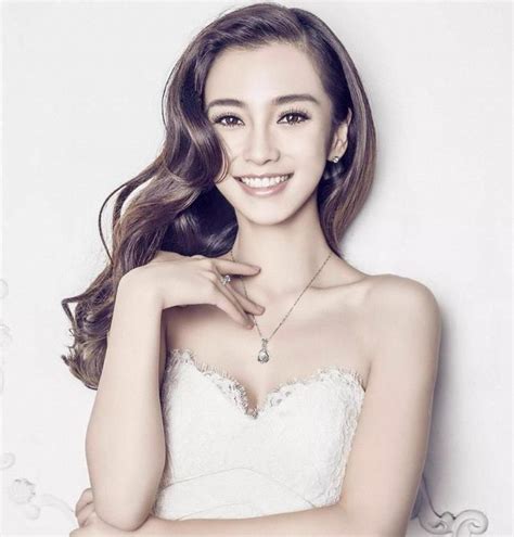吴佩慈嫁百亿富豪男友近照曝光，如今吴佩慈晒与他妈妈的合照！