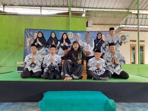 Halal Bihalal Pgri Cabang Limo Guru Harus Selalu Muhasabah Diri