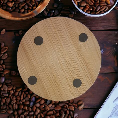 Комплект от 4 чаши подложки за кафе от естествено дърво 8 см диаметър