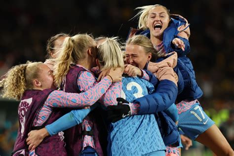 England Beats Australia 3 1 Advances To Play Spain In Womens World