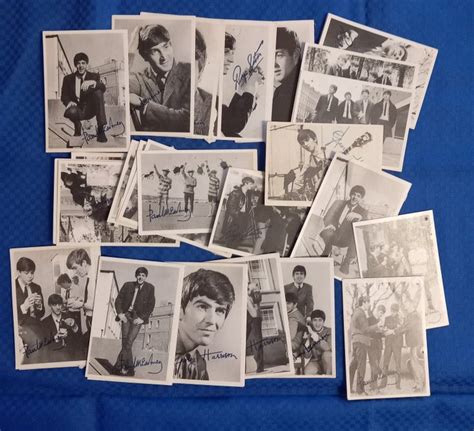 Beatles Photo 37 Official Beatles Cards With Printed Signatures