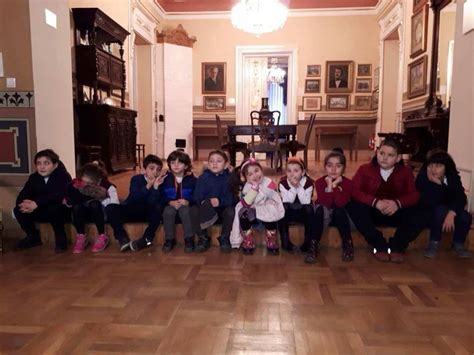 სკოლა “ჰელიოსის” I კლასი ხელოვნების სასახლეს ესტუმრა
