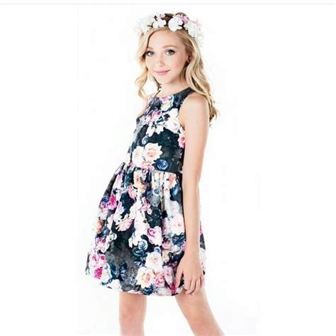 Join Brynn Ashlee Rumfallo For A Glamorous Makeover Session In Santa