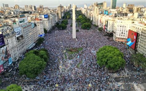 El Obelisco Y Las Principales Ciudades De Argentina Se Cubrieron De
