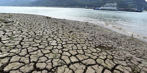 중국 가뭄에 양쯔강 수위 낮아 쓰촨성 전력난 애플 태블릿 생산에 악영향