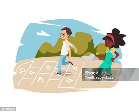 안경에 검은 소녀와 흰색 소년은 홉 스코치 만화 벡터 일러스트를 재생합니다 아이 홉 스카치 외부 돌차기놀이에 대한 스톡 벡터