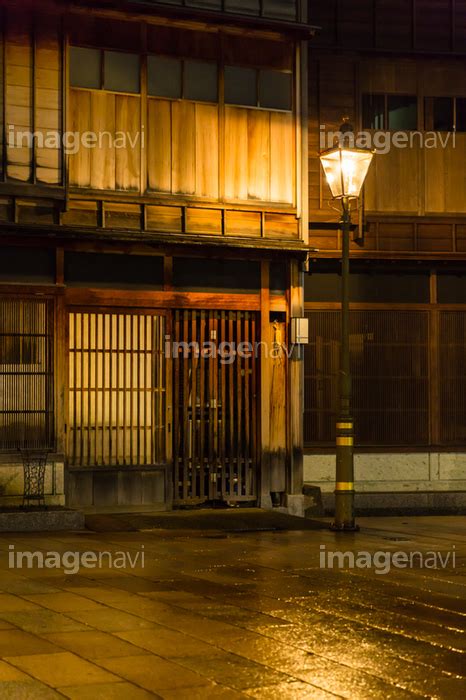 【日本 石川県金沢市、夜のひがし茶屋街】の画像素材35666131 写真素材ならイメージナビ