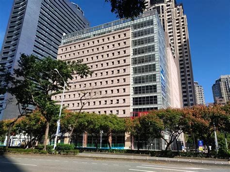 台中城 Taichung 《誠品生活》在市政路上的前衣蝶百貨取得使用資產權後，前陣子正進行原有內部設備拆除作業，目