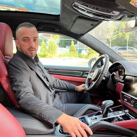 ВИДЕО Еден убиен петмина повредени во пресметка меѓу две групи во Приштина