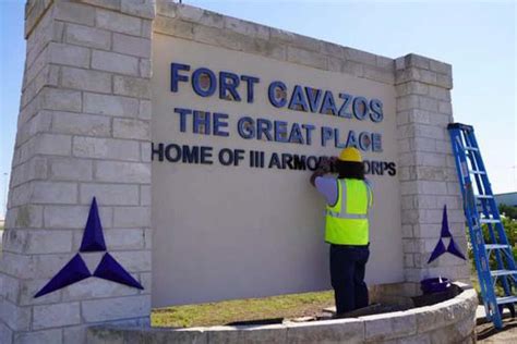 Latino Leaders Hope Fort Hoods New Name Also Helps Reform The Bases