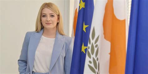 Αννίτα Δημητρίου Μας συστήνει την γοητευτική μητέρα της