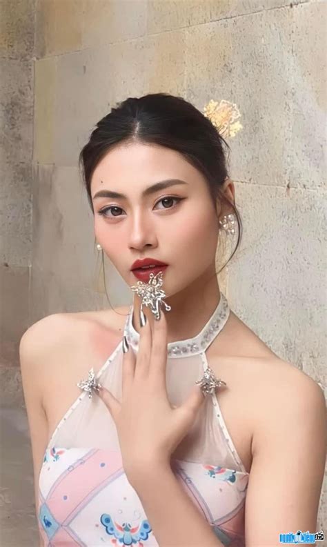 Hoa Hậu Bùi Thị Xuân Hạnh