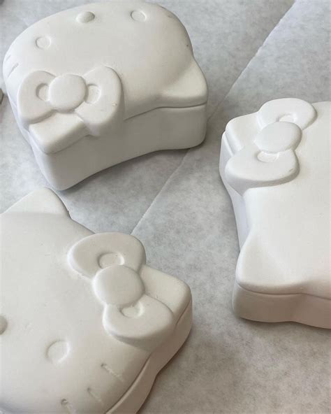 Hello Kitty Pottery Pottery Color Me Mine Hello Kitty