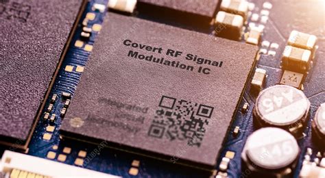 Covert Rf Signal Modulation Microchip Stock Image F044 6830 Science Photo Library