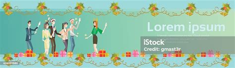 사업가는 메리 크리스마스와 새해 비즈니스 사람들을 축하 겨울에 대한 스톡 벡터 아트 및 기타 이미지 겨울 기업 재무와 산업 남자 Istock