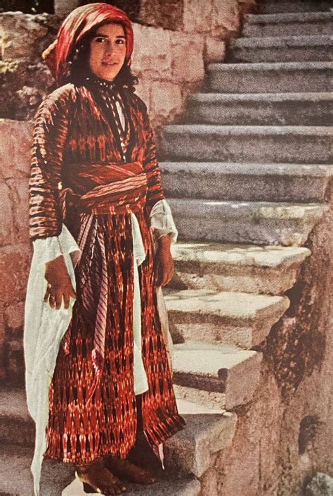 Threads Of Identity The Historic Fashions Of Women In The Middle East