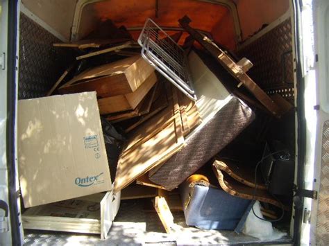 Извозване на стари Мебели София Бригада опитни хамали предлага специализирани услуги по