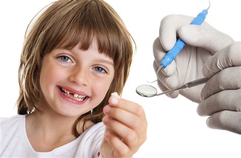Cuándo deben caerse los dientes de leche Pediatras en Mérida