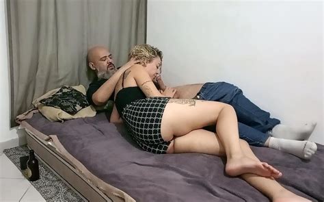Adik Tiri Bersendirian Di Rumah Dan Berkongkek Dengan Abang Tirinya