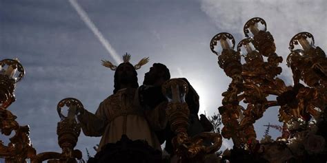En vídeo la entrada en la Campana del misterio de la Redención el