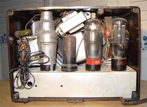 Emerson Model Ba 199 Bakelite Table Radio 1938