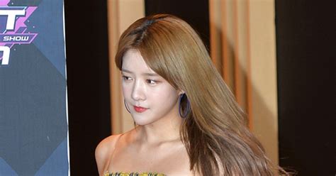 포토 우주소녀 엑시 쇄골 미녀