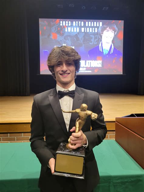 Bournes Ty Kelley Is Named 2023 Otto Graham Award Winner