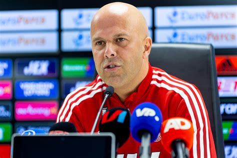 Arne Slot Verwacht Het Ajax Van Tegen Marseille Tegenover Zich ‘ze Stonden Massaal Op Eigen