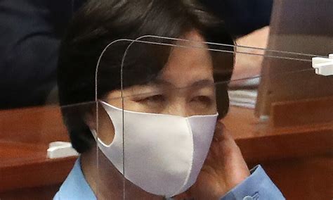 추미애 아들 의혹 제기한 당직사병 “국회 나와 진술하겠다” 국회·정당 정치 뉴스 한겨레