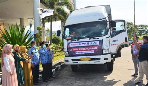 Act Sumbar Kirim Truk Bermuatan 56 Ton Logistik Untuk Korban Erupsi Semeru