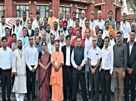 Lucknow ADM S Training Program At IIM Lucknow From Today 2 Days