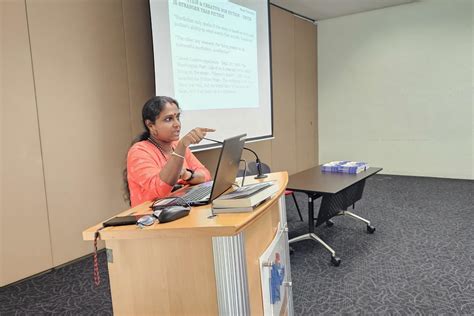 எழுத்தாளர் அழகுநிலாவின் எழுத்துப் பயிலரங்கு சமூகம் செய்திகள் தமிழ் முரசு Community News In