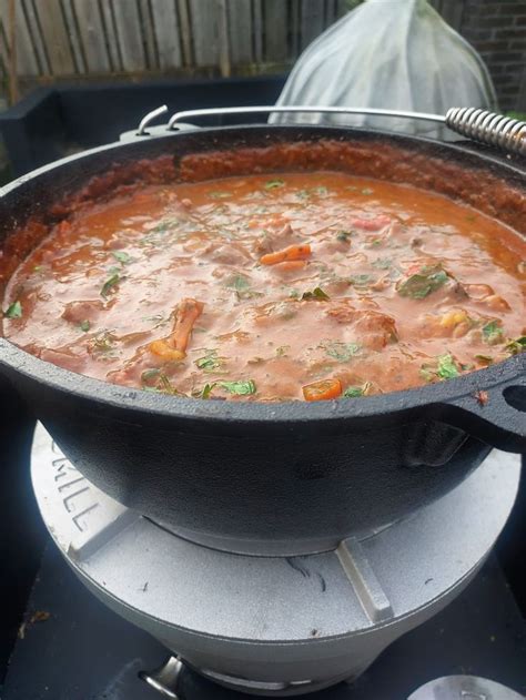 Pörkölt Hongaarse Goulash In De Dutch Oven Recepten Van Vuur And Rook Recept Recepten