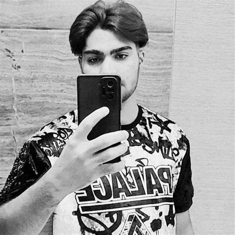 🤍━e━━r━━━f ──a───n🖇️ Mr Erfa N On Threads