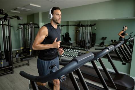 5 Treadmill Sprint Training Workouts To Boost Your Speed