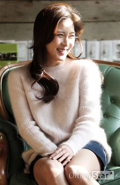 영화 에서 허당추리소설가 한제인 역의 오마이포토