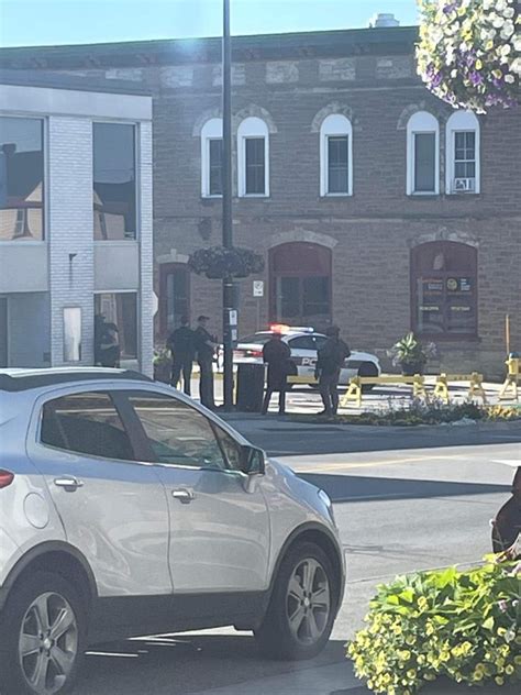 ‘incident Is Contained Heavy Police Presence On William St E In
