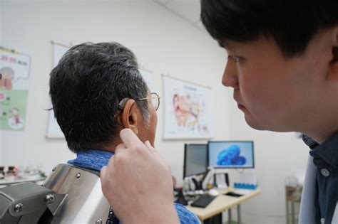 老年性重聽勿輕忽 配戴助聽器重獲新聲活 臺灣導報