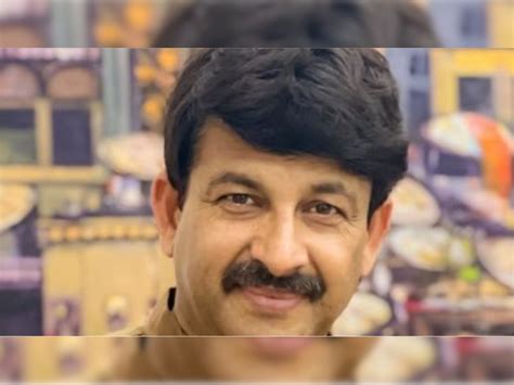 Manoj Tiwari Daughter Rhiti Tiwari Looks So Hot And Glamorous In Photos