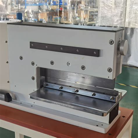 Inline Offline Pcb Depaneling Machine With Standard Workstation Pcb Fixation