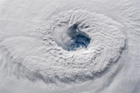 How Hot Water Fuels The Worlds Most Powerful Hurricanes The Weather