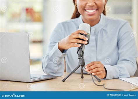 Podcast Web Interview Or Digital Radio Woman Presenter Ready To Start