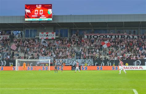 Kibice Cracovii rozzłoszczeni działaniami prezesa klubu Kibice net