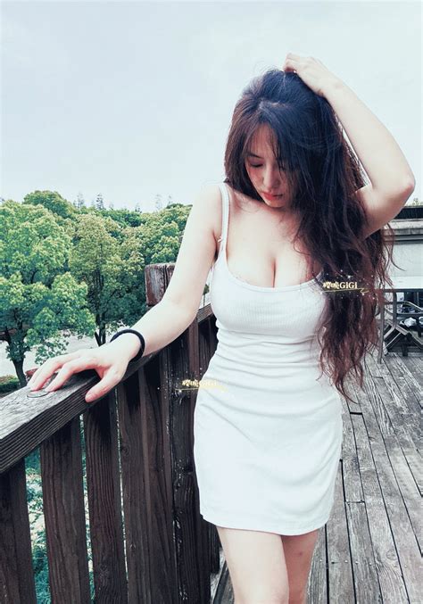 樱晚 Gigi On Twitter 今日自拍，记录今天的性感