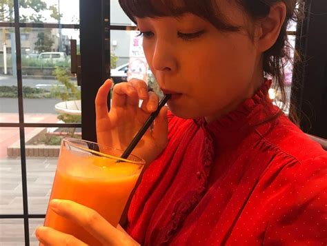 Negiccoさんのインスタグラム写真 Negiccoinstagram「赤。﻿ ﻿ Negicco﻿ Kaede」10月23日