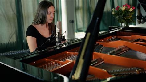 Piano vocalist (Emily) | Singing pianist | Greater Manchester - YouTube